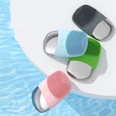 China 10.5*6.5*2.5cm Private Label Waterproof Rechargeable Electric Facial Cleansing Brush for sale