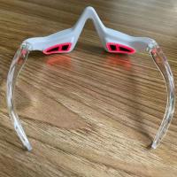 China USB Plugs 3D Eye Vibration Red Light Therapy Device for Dark Circle and Wrinkle Removal for sale