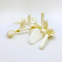 China Natural Jade Roller Gua Sha Set For Home Perfect for Reducing Face and Neck Wrinkles for sale