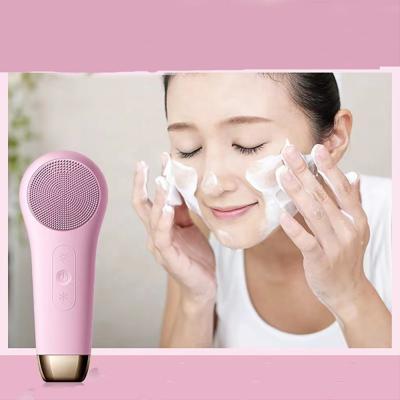 China 15000RPM Vibration Frequency Hot/Cold Mode Silicone Facial Cleansing Brush for Soothing for sale