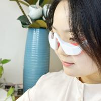 China Home Office Travel 3D Vibration Red Light Therapy Device for Anti-aging and Eye Care for sale