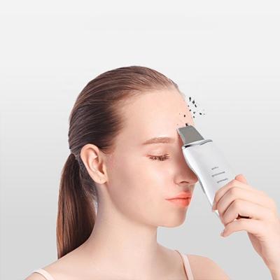 China 2023 Wireless Charging Face Skin Cleansing Machine for Moisturizing and Deep Cleaning for sale