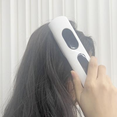 China Home ABS Plastic Handle Liquid Conducting Comb for Balance Grease and Removable Water Tank for sale