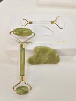 China Jade Roller and Gua Sha Oil Set for Face Neck Body Massage Waterproof 100% Natural for sale