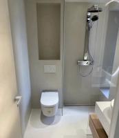 China White Compact Concealed Cistern for Public Toilets with Diaphragm Flush Valve for sale