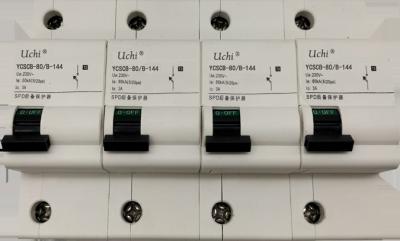 China 80KA Discharge Current Surge Circuit Breaker UL94-V0 230AC for sale
