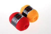 China Honest Chinese Worldwide Fast Delivery 50g/ball Milk Cotton Yarn 3ply for sale