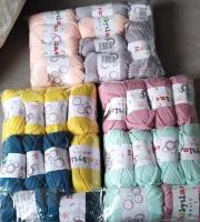 China Knitting Crochet Yarn Pet Cave T-Shirt Fabric Crochet Blended Fancy Yarn For Weaving for sale