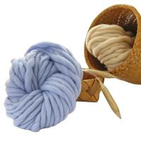 China High Quality Various Colors Chunky Yarn Soft Texture 250g Iceland Style Roving Wool Yarn for sale