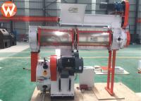 China 1-2.5TPH Yield Feed Pellet Machine For Poultry Farm 2mm 4mm Screw 12-120rpm for sale