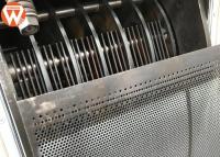 China Tear Circle Poultry Animal Feed Crusher With Hammer Screen Distance 0.8-1mm Patent for sale