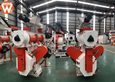 China High Efficiency Feed Pellet Making Machine 1.5 - 2.5t/H Capacity 22kw Main Motor Power for sale