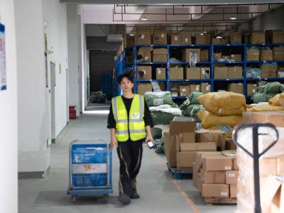 China Fulfillment Center vs Warehouse vs Distribution Center: Cross-Border Seller Guide for sale