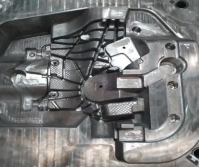 China Custom Aluminum Die Casting Molds for Auto Parts - High Precision ZL104 Material with CNC Machining Capabilities for sale