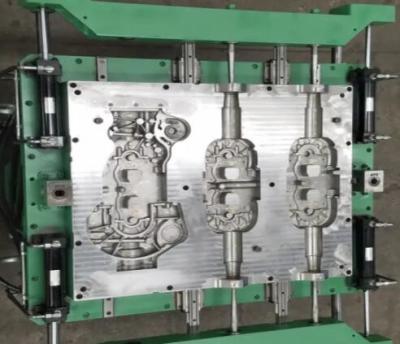 China Automatic Molding Line Cylinder Head Mold 50000-100000 Shots Life Custom Aluminum Design for sale