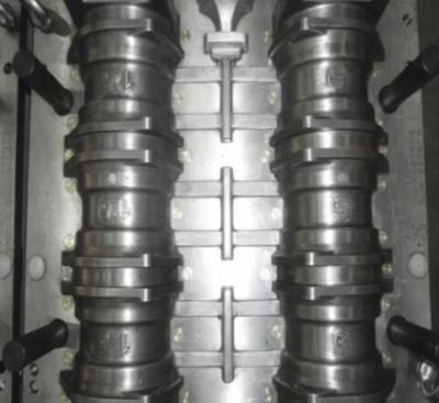 China Auto Parts Cylinder Head Mold With Fine Surface Treatment Easily Assembled for sale
