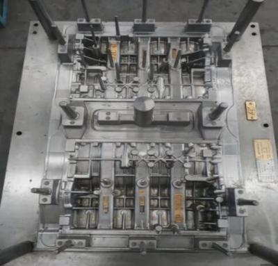 China High Strength Aluminum Die Casting Mold for Automotive Front Frame - Custom Size with ZL104 Material & Heat Treatment for sale