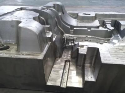 China Custom Aluminum Die Cast Mould for Auto Parts with ZL104 Alloy and Ø22×1 Copper Cooling System for sale