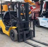 China High-Performance Used Komatsu Forklifts 30 Komatsu FD30 3 Tons Stages Duplex Masts in Eastern Europe for sale