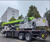 China Zoomlion Zat301V562-1: New Generation 30-ton Truck Crane for Heavy Lifting Operations for sale