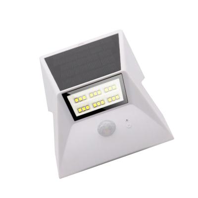 China PIR Solar Powered LED Wall Light With Motion Sensor Wide Angle Illumination for sale
