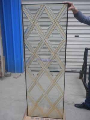 China classic style decorative glass panel with brass bar for sale