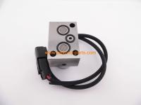 China Komatsu Excavator Solenoid Valve 702-21-57410 12V Standard Size Aluminium for sale