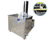 China 28Khz / 40 Khz Ultrasonic Automotive Parts Cleanere Oil Filtration And Pneumatic Lift for sale