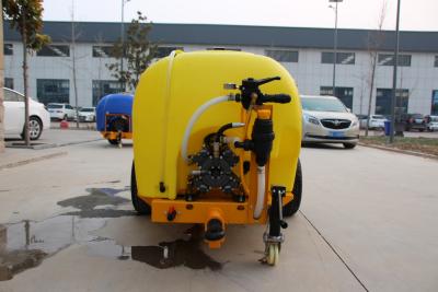 China Commercial Autonomous Orchard Sprayer 1100L Traction Air Supply Mist Sprayer for Apple Citrus for sale
