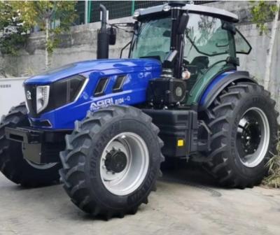 China 220HP 4WD Agricultural Tractor 24+8 Gear Shifts 40 Gallon Fuel Capacity for sale