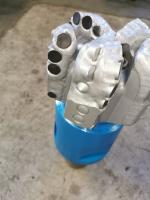 China 5-7/8 Inch Outer Diameter 5 Blade PDC Matrix Body Drill Bit API Reg Rock Drilling Tool for sale
