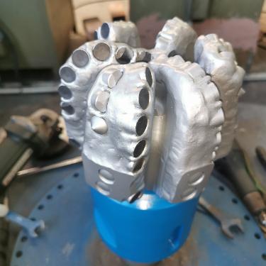 China 5 7/8 inch Steel 6 blade PDC Drill Bit for Oil Gas Well Drilling for sale