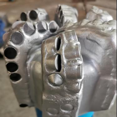 China 6-5/8 inch Diameter S613 PDC Drill Bit API Reg Drilling Tool for sale