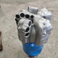 China 5-1/2 Inch Diameter 5 Blade PDC Matrix Body API Drilling Rig Bit for sale