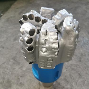 China Matrix Body 6-5/8 inch 616 PDC Diamond Bit Of Oifield API Drill Bit for sale