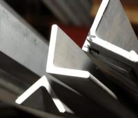 China Hot Rolled Stainless Steel Angle Bar Iron Equal 201 304 316 321 for sale