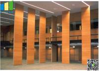 China Fabric Wooden Operable Partition Wall 600-1200mm 32-53dB Soundproof Movable Wall for sale