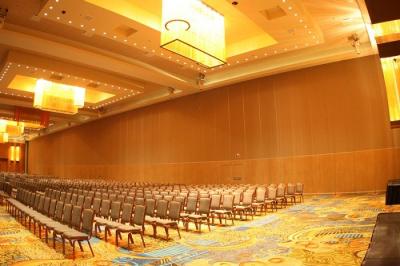 China Soundproof Movable Meeting Room Partition Walls 65mm to 125mm Thick Aluminum Frame for sale