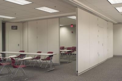 China Ceiling Soundproof Movable Office Partition Wall / Sliding Folding Partitions for sale