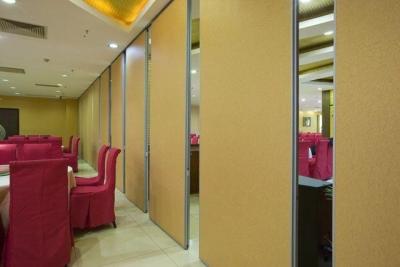 China Commercial Operable Acoustic Room Dividers 65mm 85mm 100mm Sound Insulation Partition for sale