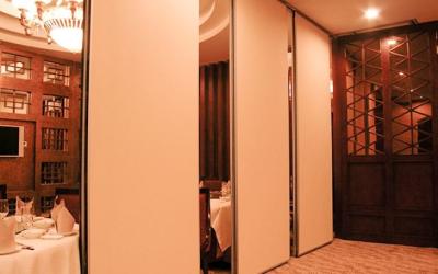China Acoustic Wooden Folding Room Divider 65mm 85mm 100mm Soundproof Partition Wall for Restaurant Decorative for sale