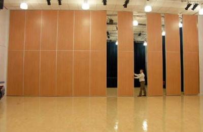 China Acoustic Operable Movable Wall Partitions 65mm 125mm Soundproof for Gymnasium Banqueting Hall for sale