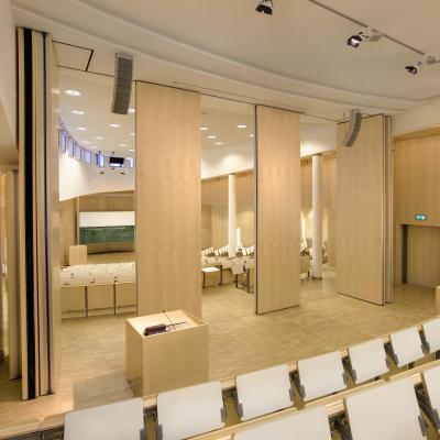 China Aluminum Frame Folding Partition Wall 65mm 85mm 100mm Sound Insulation 32-55dB for sale