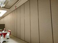 China Movable Soundproof Partition Wall 85mm Thickness Acoustic Rating 50dB Wooden Sliding Door for sale