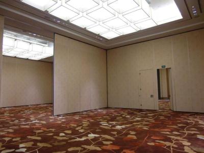China Sound Proofing Sliding Movable Acoustic Room Dividers Melamine Surface 85 mm Type Height Up to 17 m for sale
