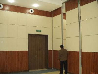 China Folding Movable Sliding Partition Walls 65-100mm Thick Acoustic Room Dividers for Auditorium for sale