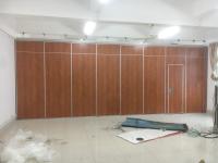 China Hanging System Foldable Acoustic Movable Partition Walls Aluminum Frame 6m Height for sale