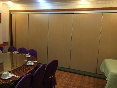 China Lightweight Sliding Folding Exhibition Partition Walls 65mm 85mm 100mm Ceiling Track for sale