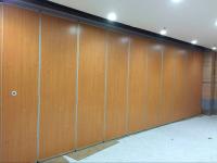China Acoustic Room Divider Sliding Folding Partition Wall 100mm Thick 55dB Sound Insulation for sale