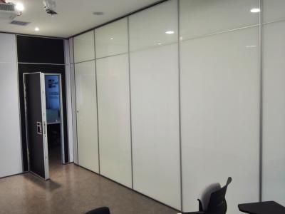 China Hanging System Sliding Partition Walls For Classroom Panel Thickness 65 mm for sale
